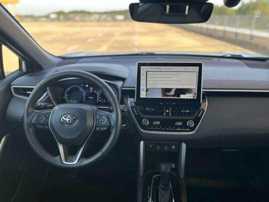 Balts Toyota Corolla Cross 2023 Viļņa, ar dzinēja tilpumu 1.99 L un nobraukumu 52 tūkst. km par 26999 €, foto 14 vietnē AUTOMOTO.COM.LV