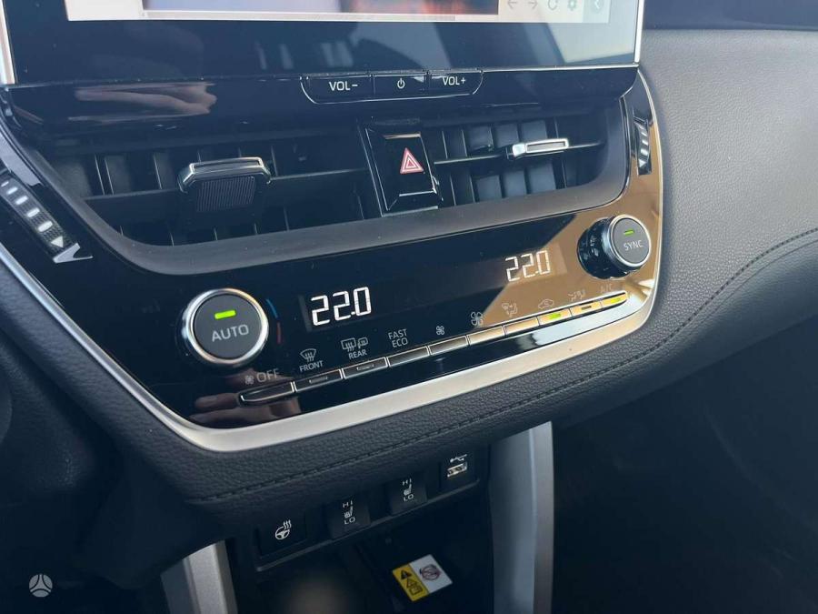 Balts Toyota Corolla Cross 2023 Viļņa, ar dzinēja tilpumu 1.99 L un nobraukumu 52 tūkst. km par 26999 €, foto 16 vietnē AUTOMOTO.COM.LV