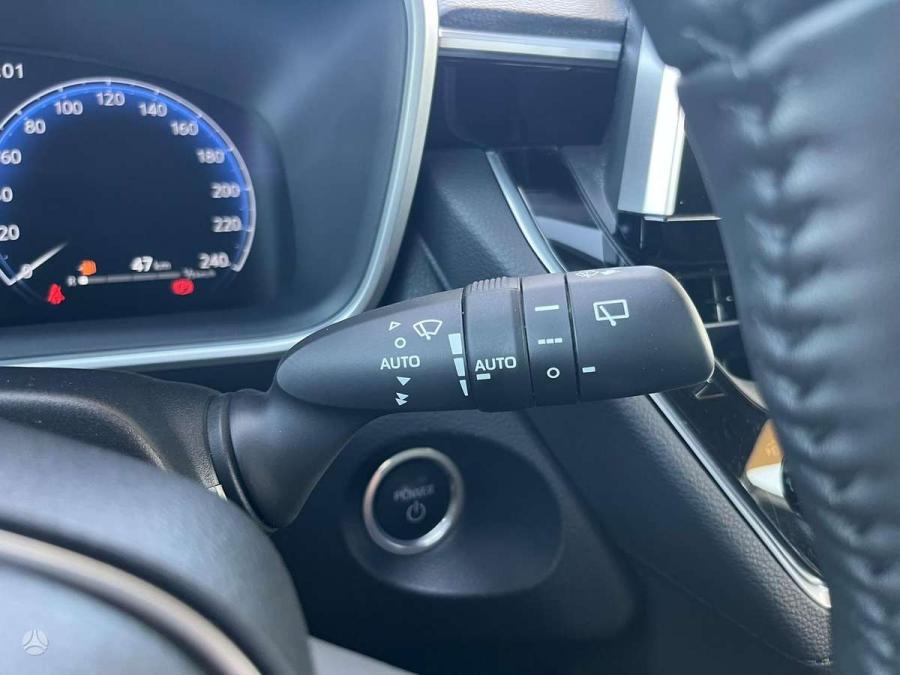 Balts Toyota Corolla Cross 2023 Viļņa, ar dzinēja tilpumu 1.99 L un nobraukumu 52 tūkst. km par 26999 €, foto 25 vietnē AUTOMOTO.COM.LV