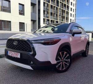 Белый Тойота Corolla Cross 2023 в Вильнюс, объемом двигателя 1.80 л и пробегом 185 тыс. км за 20900 €, фото 3 на AUTOMOTO.COM.LV