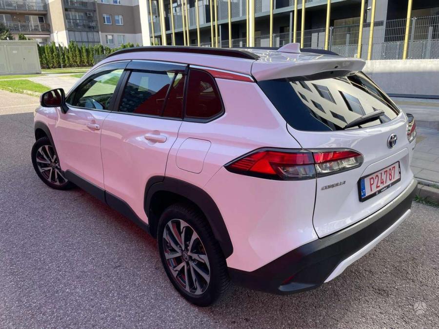 Белый Тойота Corolla Cross 2023 в Вильнюс, объемом двигателя 1.80 л и пробегом 185 тыс. км за 20900 €, фото 6 на AUTOMOTO.COM.LV