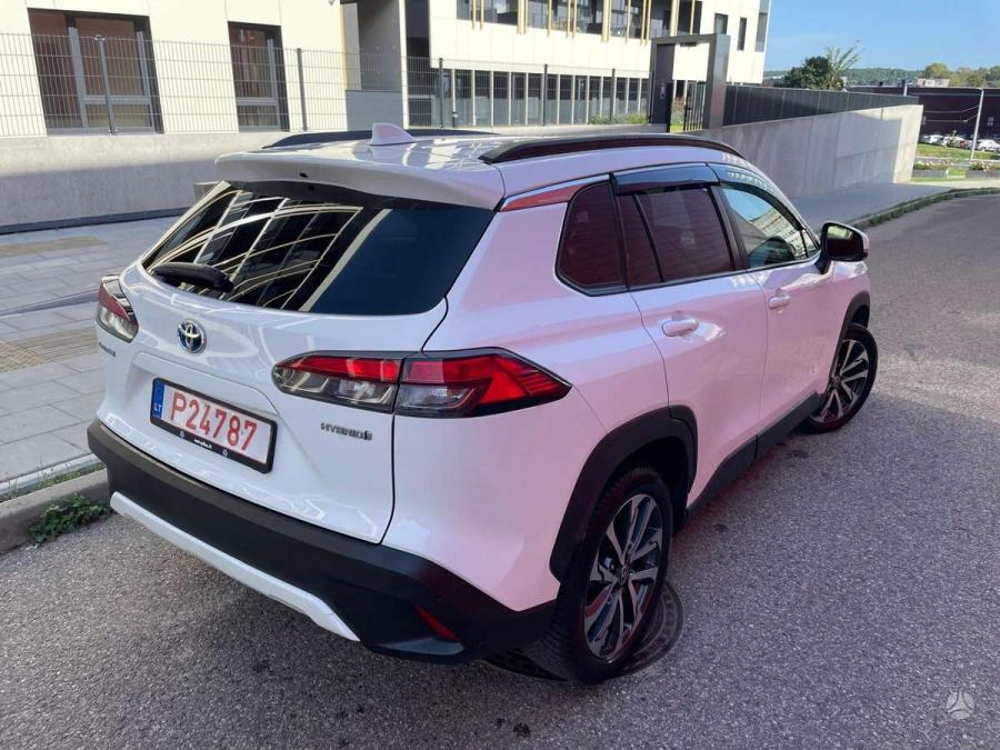 Белый Тойота Corolla Cross 2023 в Вильнюс, объемом двигателя 1.80 л и пробегом 185 тыс. км за 20900 €, фото 7 на AUTOMOTO.COM.LV