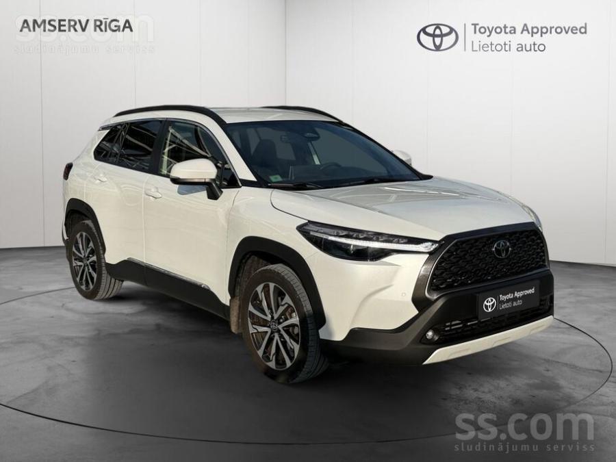 Balts Toyota Corolla Cross 2024 Rīga, ar dzinēja tilpumu 1.80 L un nobraukumu 48 tūkst. km par 28900 €, foto 4 vietnē AUTOMOTO.COM.LV