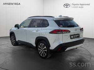 Balts Toyota Corolla Cross 2024 Rīga, ar dzinēja tilpumu 1.80 L un nobraukumu 48 tūkst. km par 28900 €, foto 5 vietnē AUTOMOTO.COM.LV