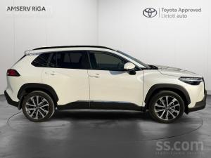 Balts Toyota Corolla Cross 2024 Rīga, ar dzinēja tilpumu 1.80 L un nobraukumu 48 tūkst. km par 28900 €, foto 8 vietnē AUTOMOTO.COM.LV