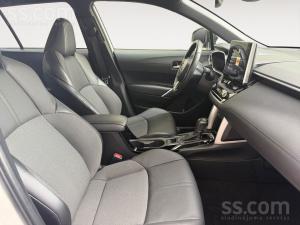 Balts Toyota Corolla Cross 2024 Rīga, ar dzinēja tilpumu 1.80 L un nobraukumu 48 tūkst. km par 28900 €, foto 12 vietnē AUTOMOTO.COM.LV