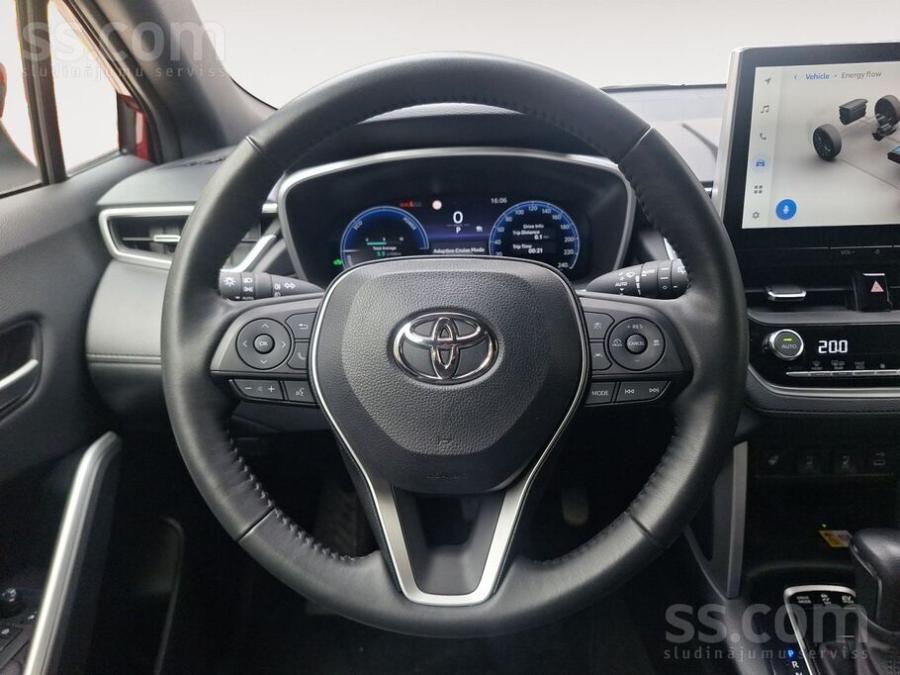 Balts Toyota Corolla Cross 2024 Rīga, ar dzinēja tilpumu 1.80 L un nobraukumu 48 tūkst. km par 28900 €, foto 15 vietnē AUTOMOTO.COM.LV