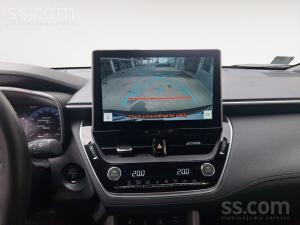 Balts Toyota Corolla Cross 2024 Rīga, ar dzinēja tilpumu 1.80 L un nobraukumu 48 tūkst. km par 28900 €, foto 17 vietnē AUTOMOTO.COM.LV