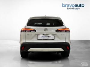 Balts Toyota Corolla Cross 2024 Viļņa, ar dzinēja tilpumu 1.80 L un nobraukumu 93 tūkst. km par 27500 €, foto 5 vietnē AUTOMOTO.COM.LV