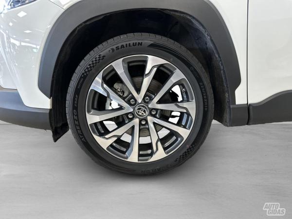 Balts Toyota Corolla Cross 2024 Viļņa, ar dzinēja tilpumu 1.80 L un nobraukumu 93 tūkst. km par 27500 €, foto 11 vietnē AUTOMOTO.COM.LV