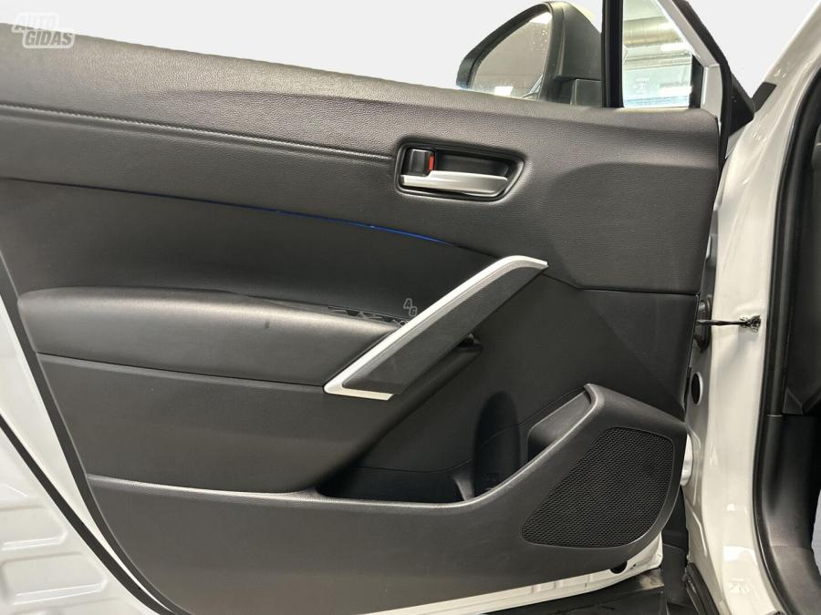Balts Toyota Corolla Cross 2024 Viļņa, ar dzinēja tilpumu 1.80 L un nobraukumu 93 tūkst. km par 27500 €, foto 13 vietnē AUTOMOTO.COM.LV