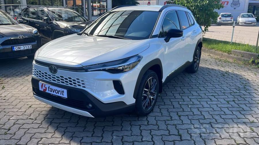 Белый Тойота Corolla Cross 2025 в Рига, объемом двигателя 2.00 л и пробегом 1000 тыс. км за 37450 €, фото 3 на AUTOMOTO.COM.LV