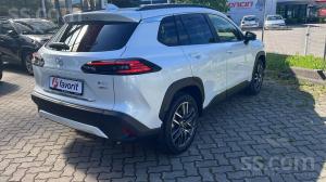 Белый Тойота Corolla Cross 2025 в Рига, объемом двигателя 2.00 л и пробегом 1000 тыс. км за 37450 €, фото 5 на AUTOMOTO.COM.LV