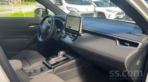 Белый Тойота Corolla Cross 2025 в Рига, объемом двигателя 2.00 л и пробегом 1000 тыс. км за 37450 €, фото 7 на AUTOMOTO.COM.LV