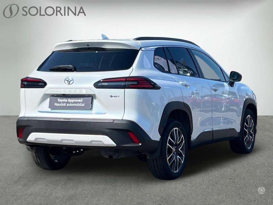 Белый Тойота Corolla Cross 2025 в Клайпеда, объемом двигателя 1.80 л и пробегом 7 тыс. км за 32000 €, фото 3 на AUTOMOTO.COM.LV