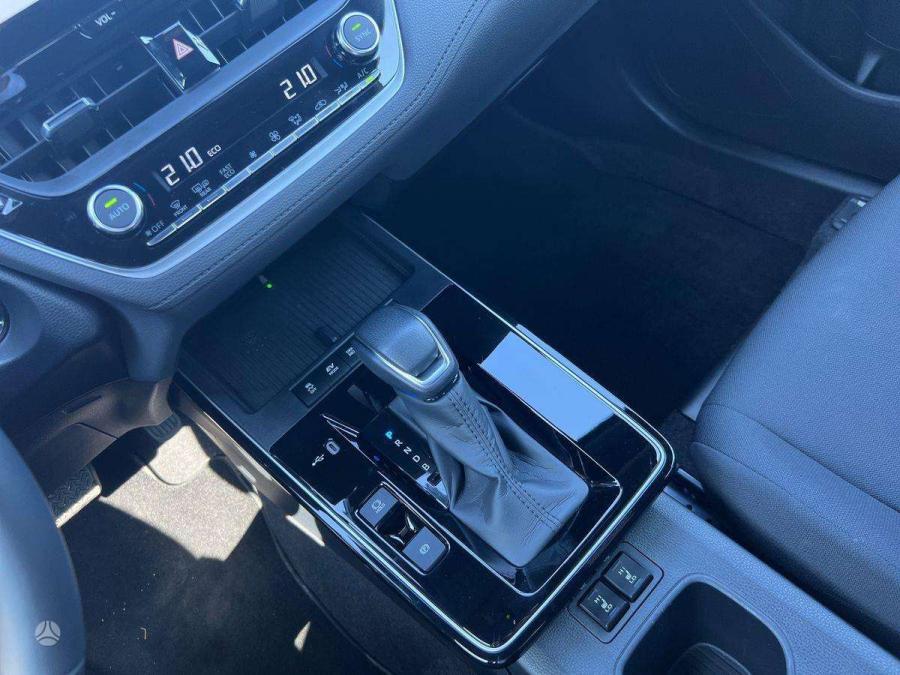 Белый Тойота Corolla Cross 2025 в Клайпеда, объемом двигателя 1.80 л и пробегом 7 тыс. км за 32000 €, фото 21 на AUTOMOTO.COM.LV