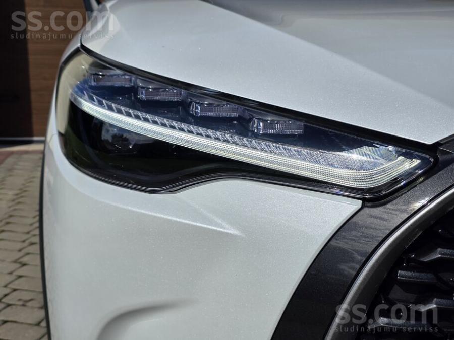 Balts Toyota Corolla Cross 2025 Rīga, ar dzinēja tilpumu 2.00 L un nobraukumu 7 tūkst. km par 35000 €, foto 4 vietnē AUTOMOTO.COM.LV