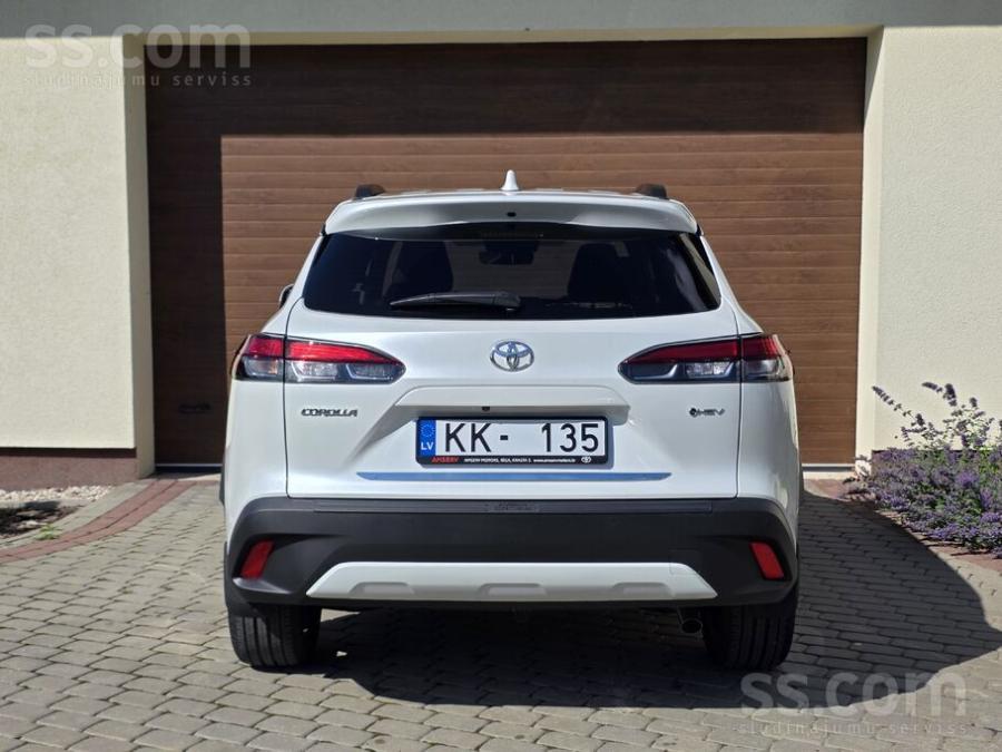 Balts Toyota Corolla Cross 2025 Rīga, ar dzinēja tilpumu 2.00 L un nobraukumu 7 tūkst. km par 35000 €, foto 9 vietnē AUTOMOTO.COM.LV
