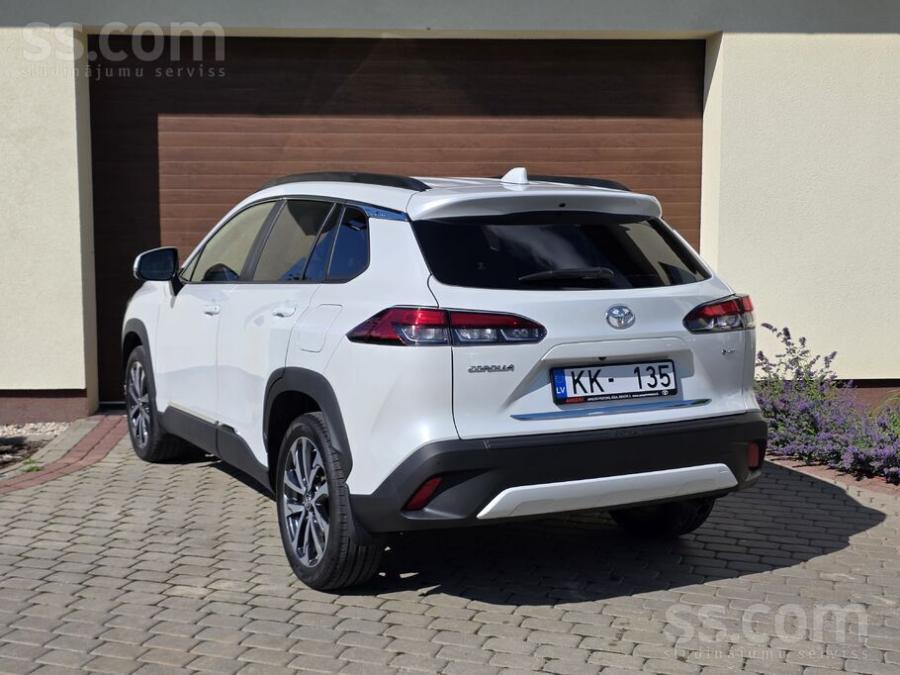 Balts Toyota Corolla Cross 2025 Rīga, ar dzinēja tilpumu 2.00 L un nobraukumu 7 tūkst. km par 35000 €, foto 12 vietnē AUTOMOTO.COM.LV