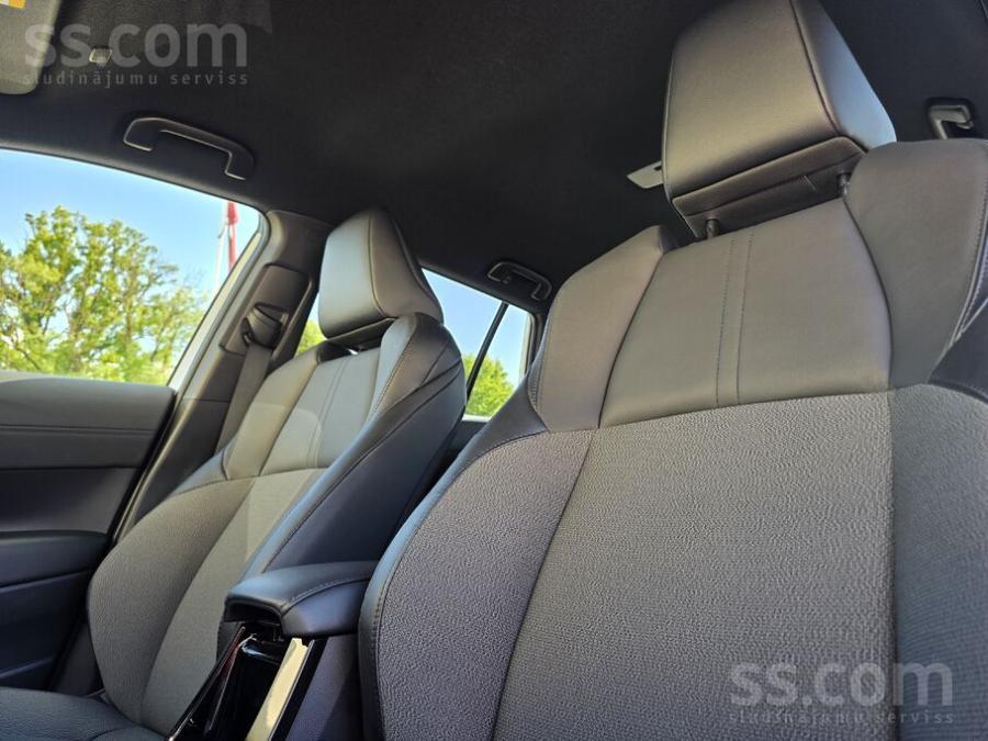 Balts Toyota Corolla Cross 2025 Rīga, ar dzinēja tilpumu 2.00 L un nobraukumu 7 tūkst. km par 35000 €, foto 15 vietnē AUTOMOTO.COM.LV