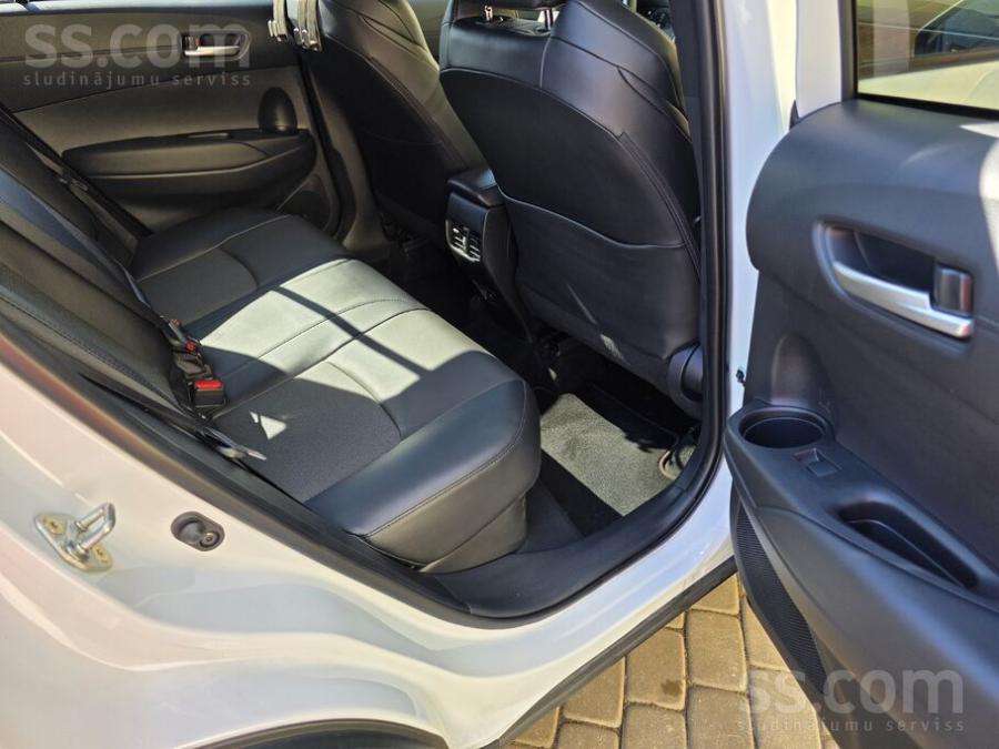 Balts Toyota Corolla Cross 2025 Rīga, ar dzinēja tilpumu 2.00 L un nobraukumu 7 tūkst. km par 35000 €, foto 16 vietnē AUTOMOTO.COM.LV