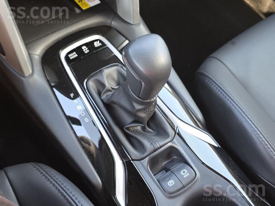 Balts Toyota Corolla Cross 2025 Rīga, ar dzinēja tilpumu 2.00 L un nobraukumu 7 tūkst. km par 35000 €, foto 26 vietnē AUTOMOTO.COM.LV