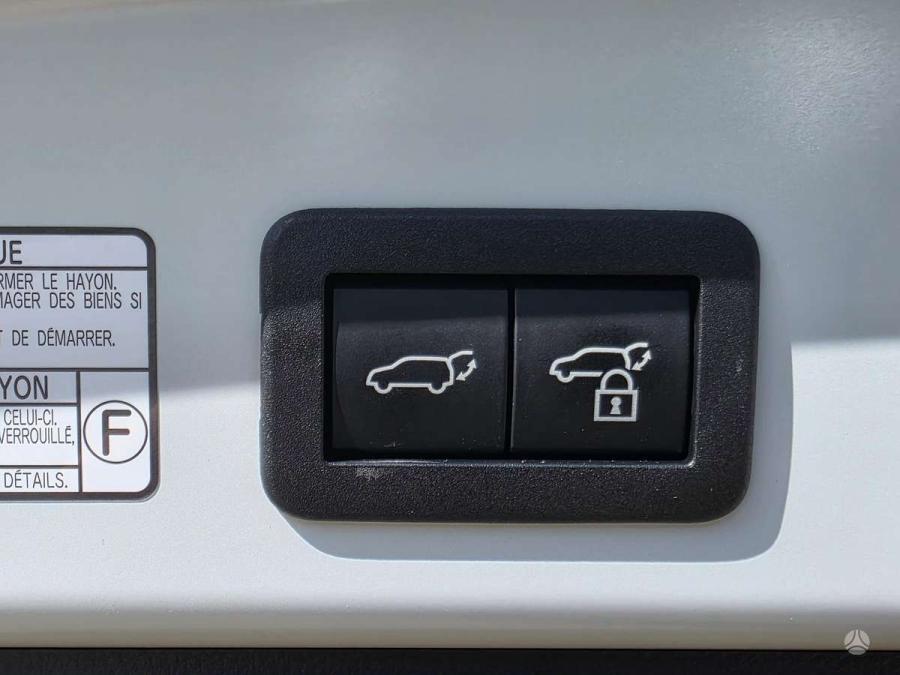 Balts Toyota Corolla Cross 2025 Rīga, ar dzinēja tilpumu 1.99 L un nobraukumu 7 tūkst. km par 37000 €, foto 11 vietnē AUTOMOTO.COM.LV