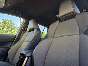 Balts Toyota Corolla Cross 2025 Rīga, ar dzinēja tilpumu 1.99 L un nobraukumu 7 tūkst. km par 37000 €, foto 15 vietnē AUTOMOTO.COM.LV