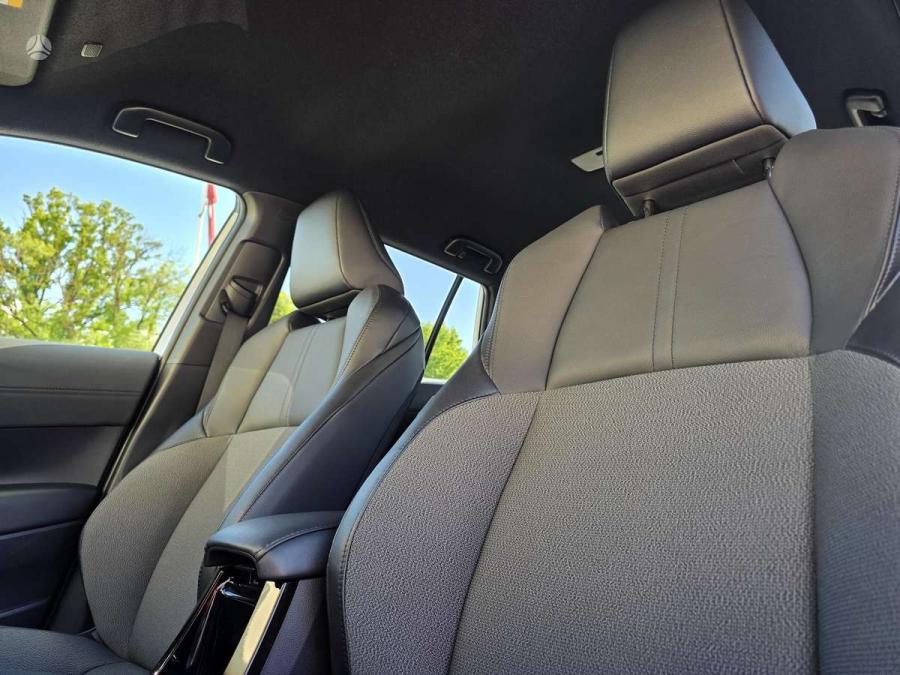 Balts Toyota Corolla Cross 2025 Rīga, ar dzinēja tilpumu 1.99 L un nobraukumu 7 tūkst. km par 37000 €, foto 15 vietnē AUTOMOTO.COM.LV