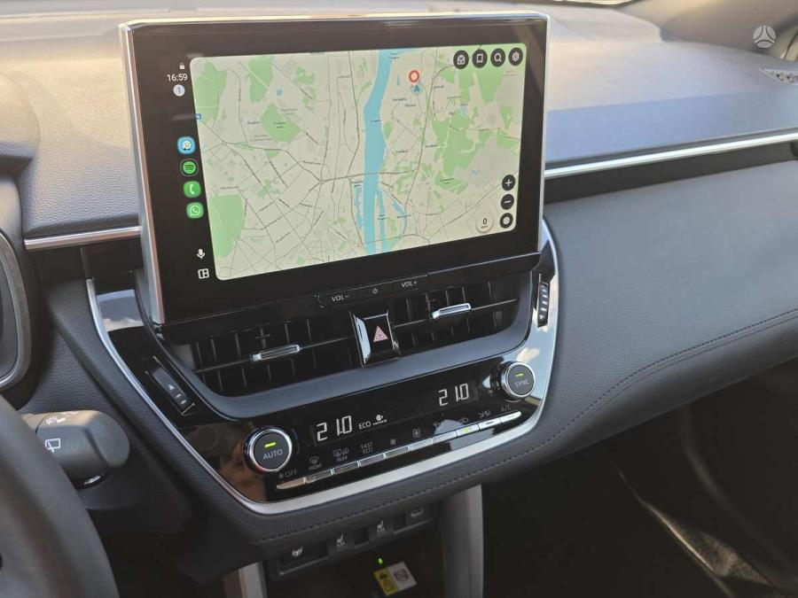 Balts Toyota Corolla Cross 2025 Rīga, ar dzinēja tilpumu 1.99 L un nobraukumu 7 tūkst. km par 37000 €, foto 21 vietnē AUTOMOTO.COM.LV