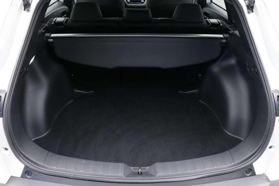 Белый Тойота Corolla Cross 2025 в Вильнюс, объемом двигателя 1.80 л и пробегом 43 тыс. км за 32900 €, фото 12 на AUTOMOTO.COM.LV