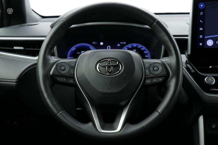 Белый Тойота Corolla Cross 2025 в Вильнюс, объемом двигателя 1.80 л и пробегом 43 тыс. км за 32900 €, фото 14 на AUTOMOTO.COM.LV