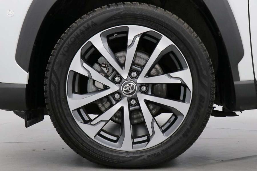 Белый Тойота Corolla Cross 2025 в Вильнюс, объемом двигателя 1.80 л и пробегом 43 тыс. км за 32900 €, фото 17 на AUTOMOTO.COM.LV