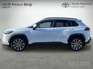 Balts Toyota Corolla Cross 2025 Rīga, ar dzinēja tilpumu 2.00 L un nobraukumu 43 tūkst. km par 33490 €, foto 4 vietnē AUTOMOTO.COM.LV