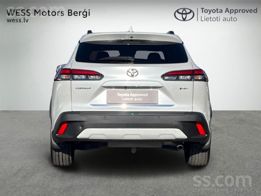 Balts Toyota Corolla Cross 2025 Rīga, ar dzinēja tilpumu 2.00 L un nobraukumu 43 tūkst. km par 33490 €, foto 5 vietnē AUTOMOTO.COM.LV