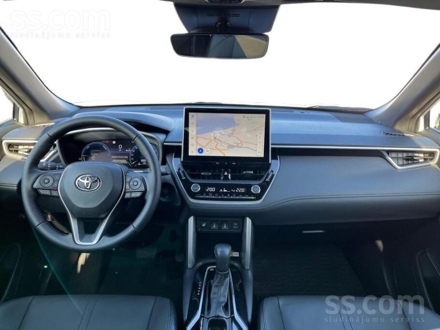 Balts Toyota Corolla Cross 2025 Rīga, ar dzinēja tilpumu 2.00 L un nobraukumu 43 tūkst. km par 33490 €, foto 9 vietnē AUTOMOTO.COM.LV