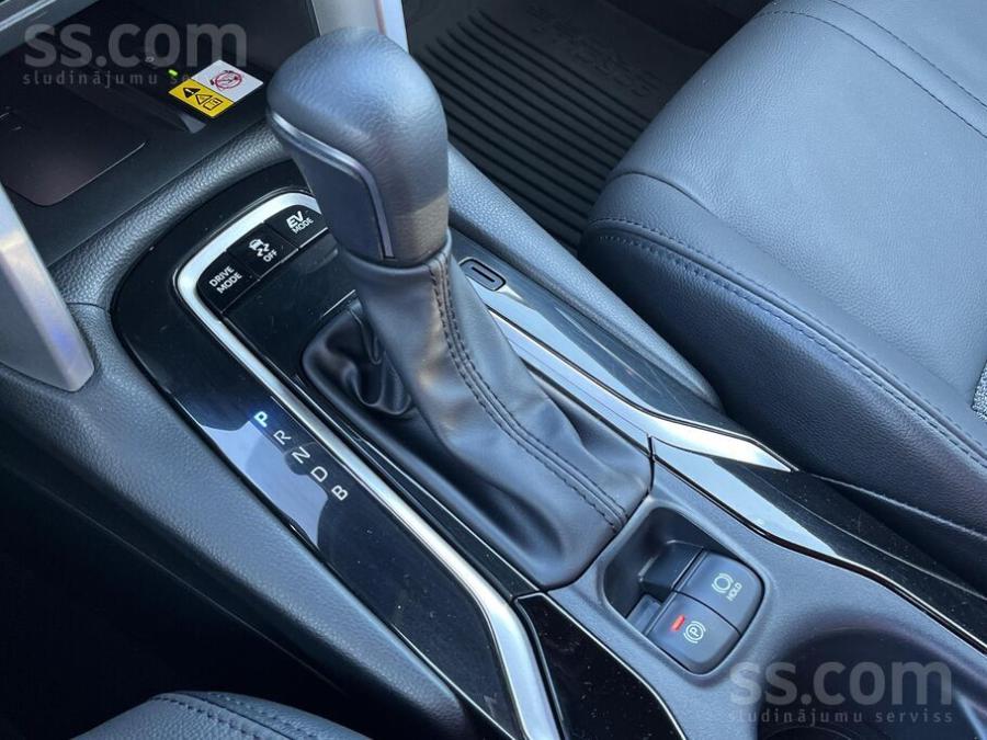Balts Toyota Corolla Cross 2025 Rīga, ar dzinēja tilpumu 2.00 L un nobraukumu 43 tūkst. km par 33490 €, foto 16 vietnē AUTOMOTO.COM.LV