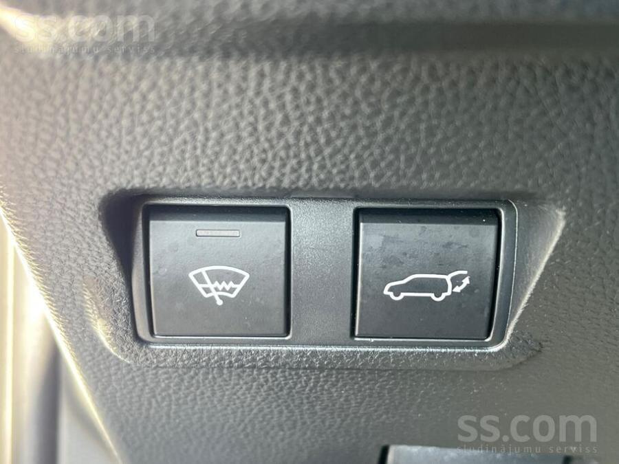 Balts Toyota Corolla Cross 2025 Rīga, ar dzinēja tilpumu 2.00 L un nobraukumu 43 tūkst. km par 33490 €, foto 21 vietnē AUTOMOTO.COM.LV