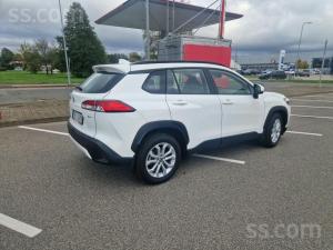 Balts Toyota Corolla Cross 2025 Rīga, ar dzinēja tilpumu 1.80 L un nobraukumu 7 tūkst. km par 27500 €, foto 5 vietnē AUTOMOTO.COM.LV