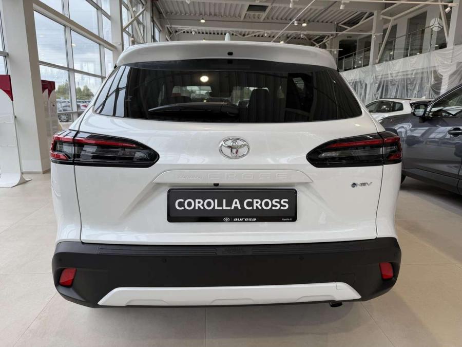 Белый Тойота Corolla Cross 2026 в Паневежис, объемом двигателя 1.99 л и пробегом 1 тыс. км за 39900 €, фото 4 на AUTOMOTO.COM.LV