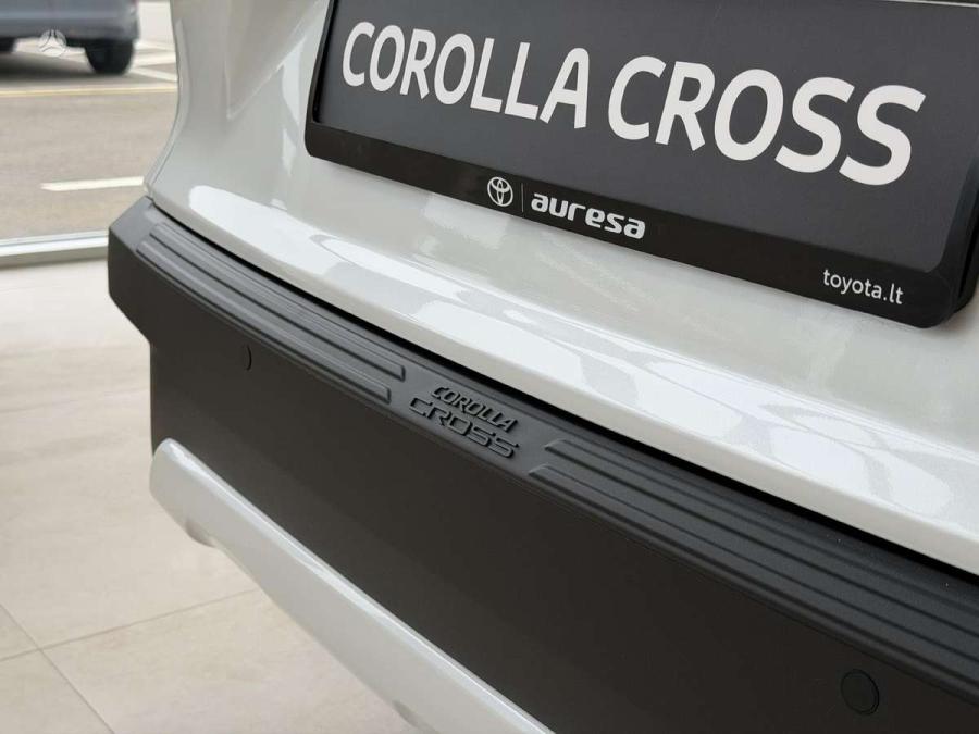Белый Тойота Corolla Cross 2026 в Паневежис, объемом двигателя 1.99 л и пробегом 1 тыс. км за 39900 €, фото 38 на AUTOMOTO.COM.LV
