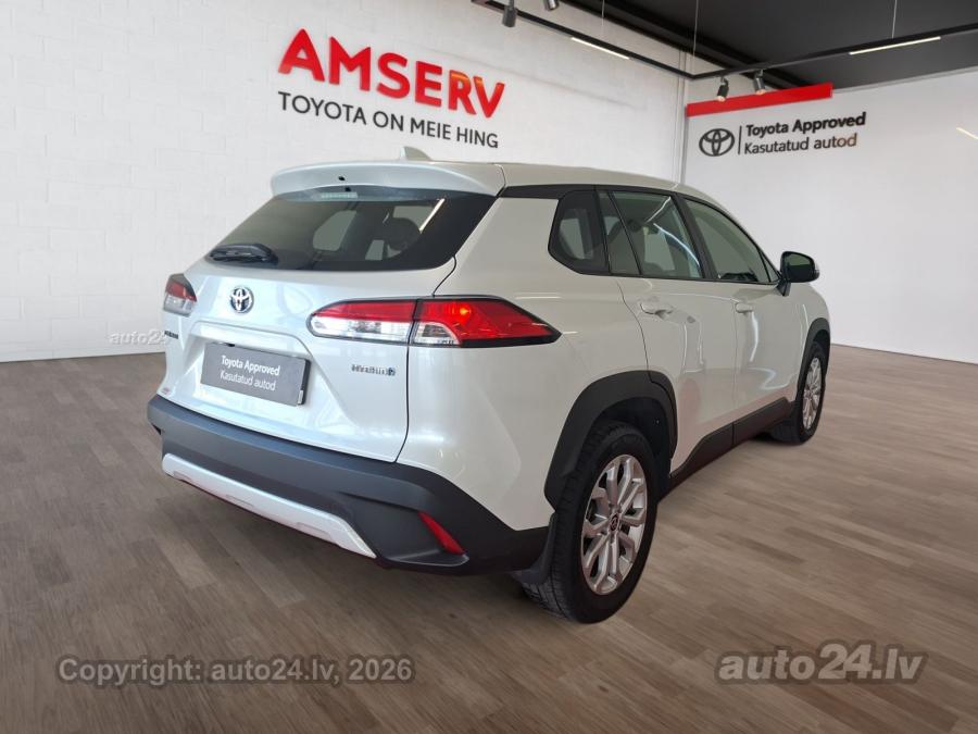 Белый Тойота Corolla Cross 2023 в Вильянди, объемом двигателя 1.80 л и пробегом 124 тыс. км за 24990 €, фото 3 на AUTOMOTO.COM.LV