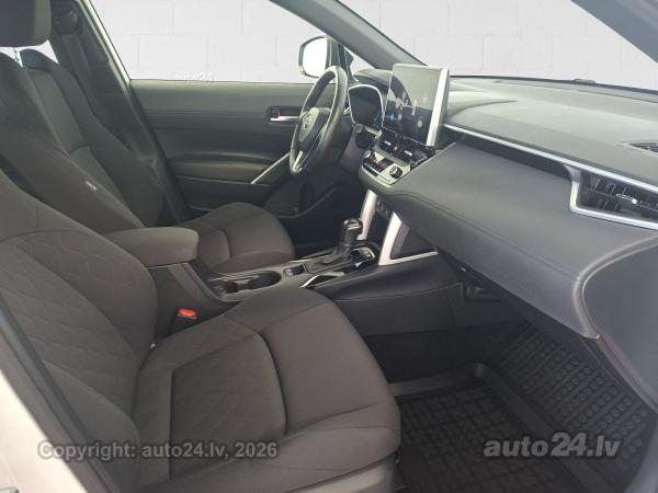 Balts Toyota Corolla Cross 2023 Viljandi, ar dzinēja tilpumu 1.80 L un nobraukumu 124 tūkst. km par 24990 €, foto 6 vietnē AUTOMOTO.COM.LV