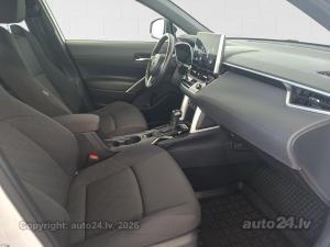 Белый Тойота Corolla Cross 2023 в Вильянди, объемом двигателя 1.80 л и пробегом 124 тыс. км за 24990 €, фото 7 на AUTOMOTO.COM.LV
