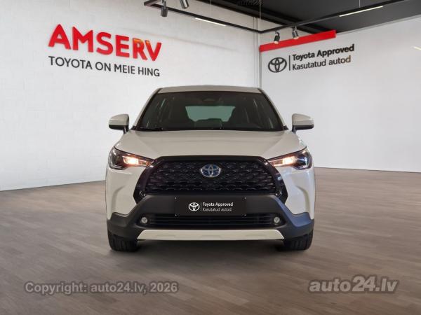 Белый Тойота Corolla Cross 2023 в Таллин, объемом двигателя 1.80 л и пробегом 139 тыс. км за 24490 €, фото 5 на AUTOMOTO.COM.LV
