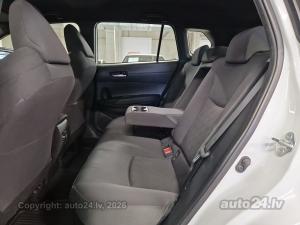 Balts Toyota Corolla Cross 2023 Tallina, ar dzinēja tilpumu 1.80 L un nobraukumu 118 tūkst. km par 24990 €, foto 19 vietnē AUTOMOTO.COM.LV