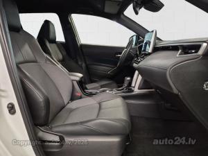 Белый Тойота Corolla Cross 2023 в Таллин, объемом двигателя 1.80 л и пробегом 91 тыс. км за 28490 €, фото 7 на AUTOMOTO.COM.LV