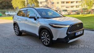 Balts Toyota Corolla Cross 2023 Tallina, ar dzinēja tilpumu 1.80 L un nobraukumu 29 tūkst. km par 27800 €, foto 6 vietnē AUTOMOTO.COM.LV