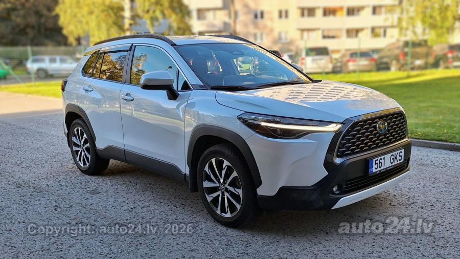Balts Toyota Corolla Cross 2023 Tallina, ar dzinēja tilpumu 1.80 L un nobraukumu 29 tūkst. km par 27800 €, foto 6 vietnē AUTOMOTO.COM.LV