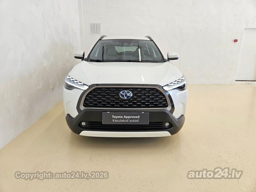 Balts Toyota Corolla Cross 2023 Rakvere, ar dzinēja tilpumu 1.80 L un nobraukumu 34 tūkst. km par 28990 €, foto 5 vietnē AUTOMOTO.COM.LV
